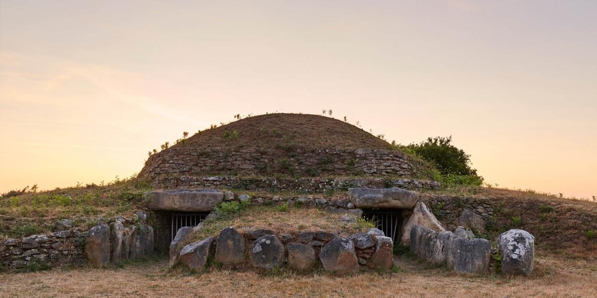 Visitez le Tumulus de Dissignac – Une visite rare hors du temps