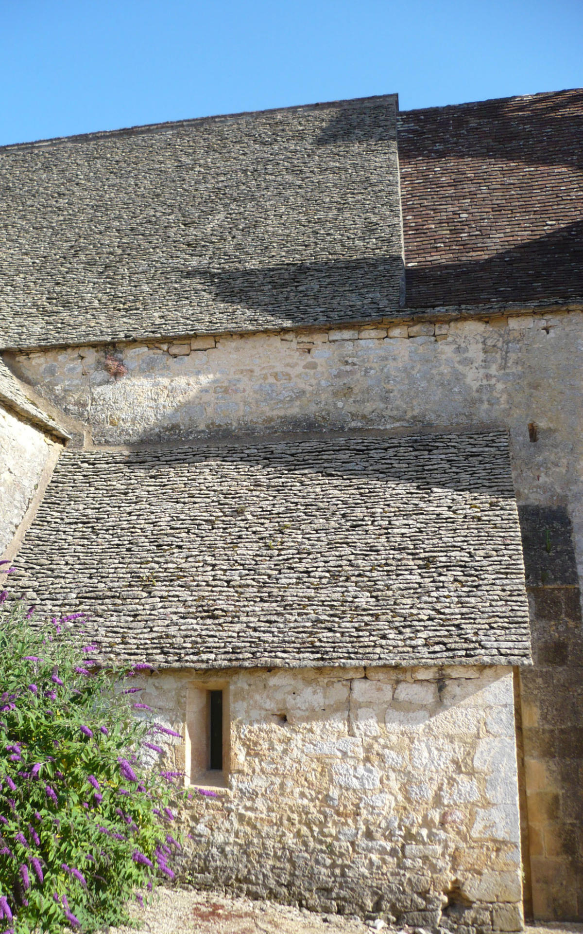 Les toits en lauze du Périgord : secrets et savoir-faire ancestral ...