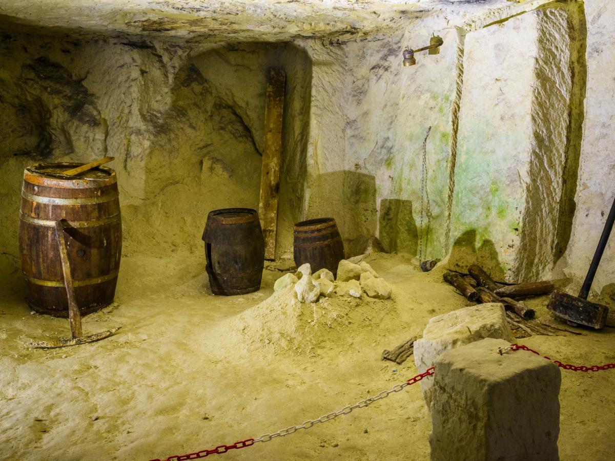 The History of the Troglodytes: ‘tuffeau’ quarries | Sud Val de Loire ...
