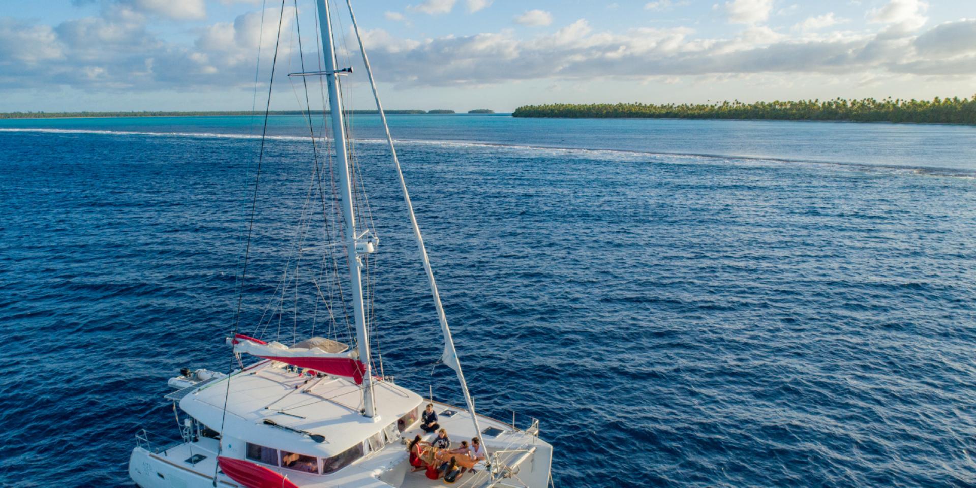 Sailboat Cruise | Tahiti Tourisme – Official website of The Islands of ...