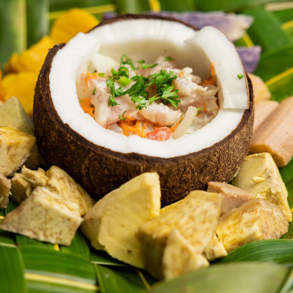 Flâner dans les champs de taro à Rurutu | Tahiti Tourisme – Site ...