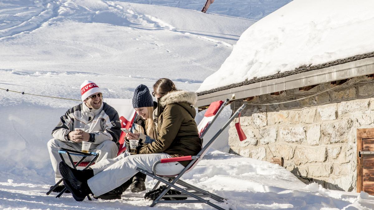 Boire un verre en terrasse sur les pistes | Thyon Région