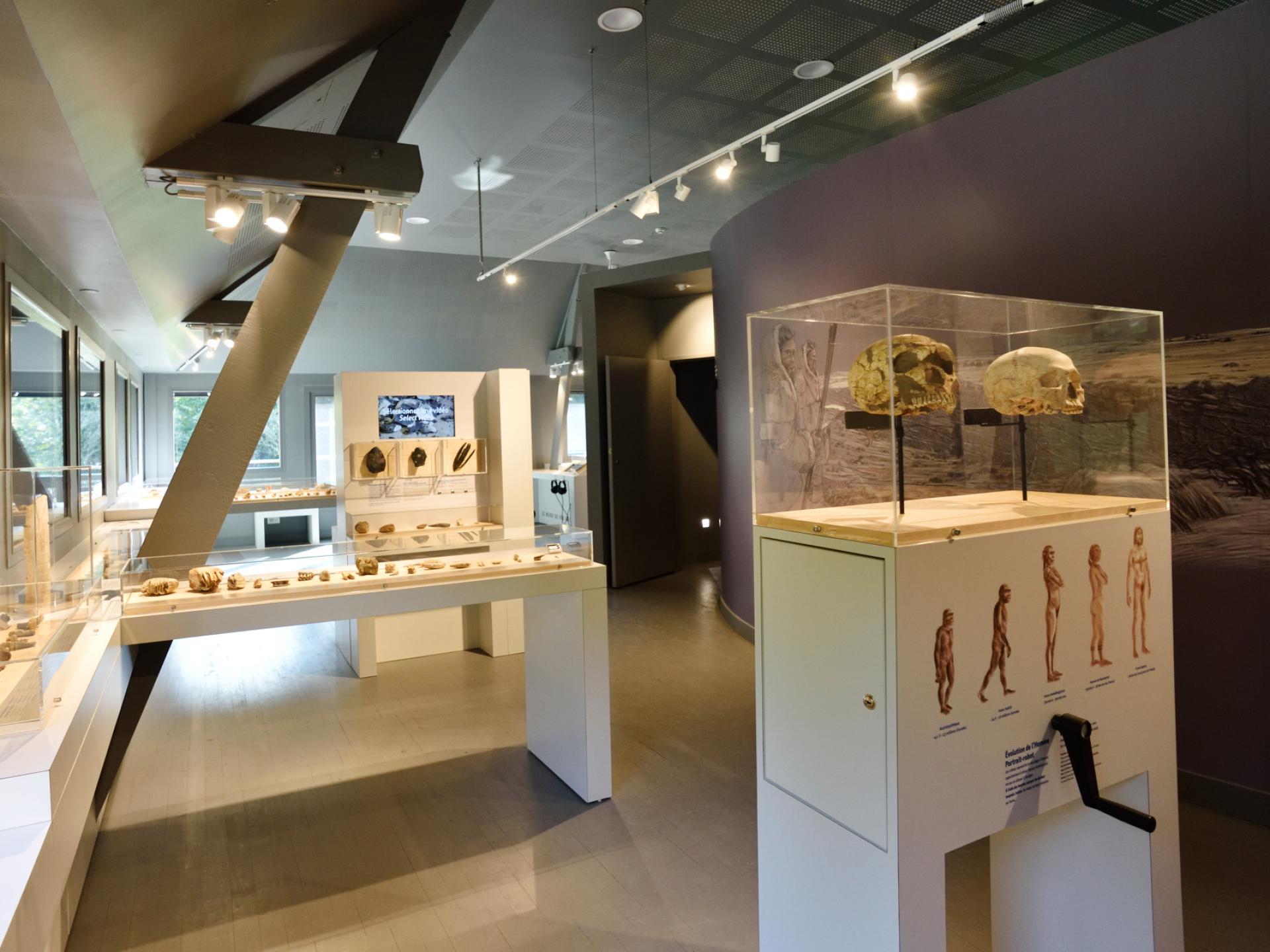 Vallée des Grottes de Saulges – Musée de Préhistoire | Portail du ...