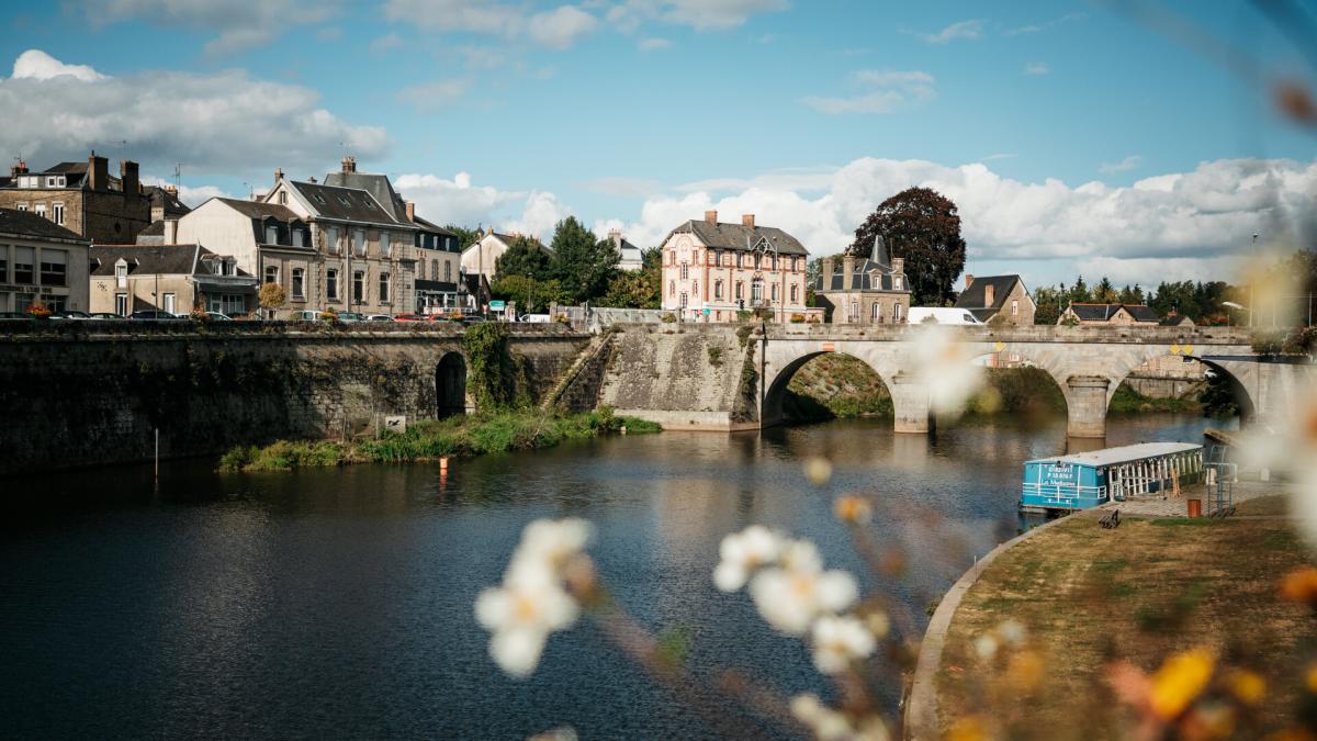 Le chemin de halage de la Mayenne | Portail du tourisme du département ...
