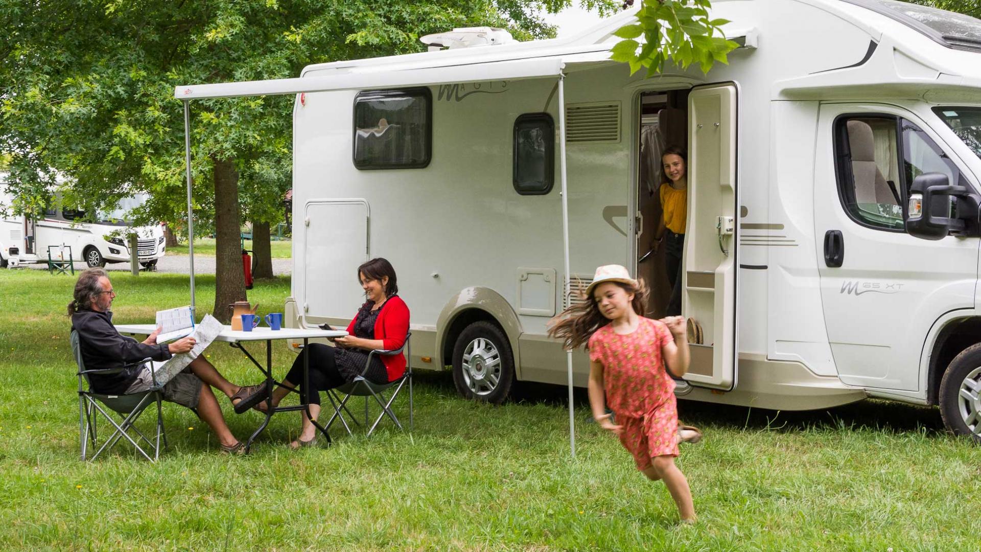Aire camping-car à Mézeray (Mézeray) | Office de Tourisme Vallée de la ...