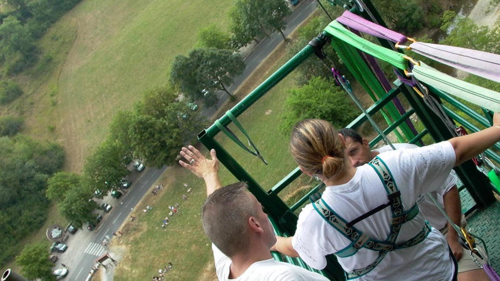 Saut à l’élastique à la Grotte du Mas d’Azil – Sensations fortes en ...
