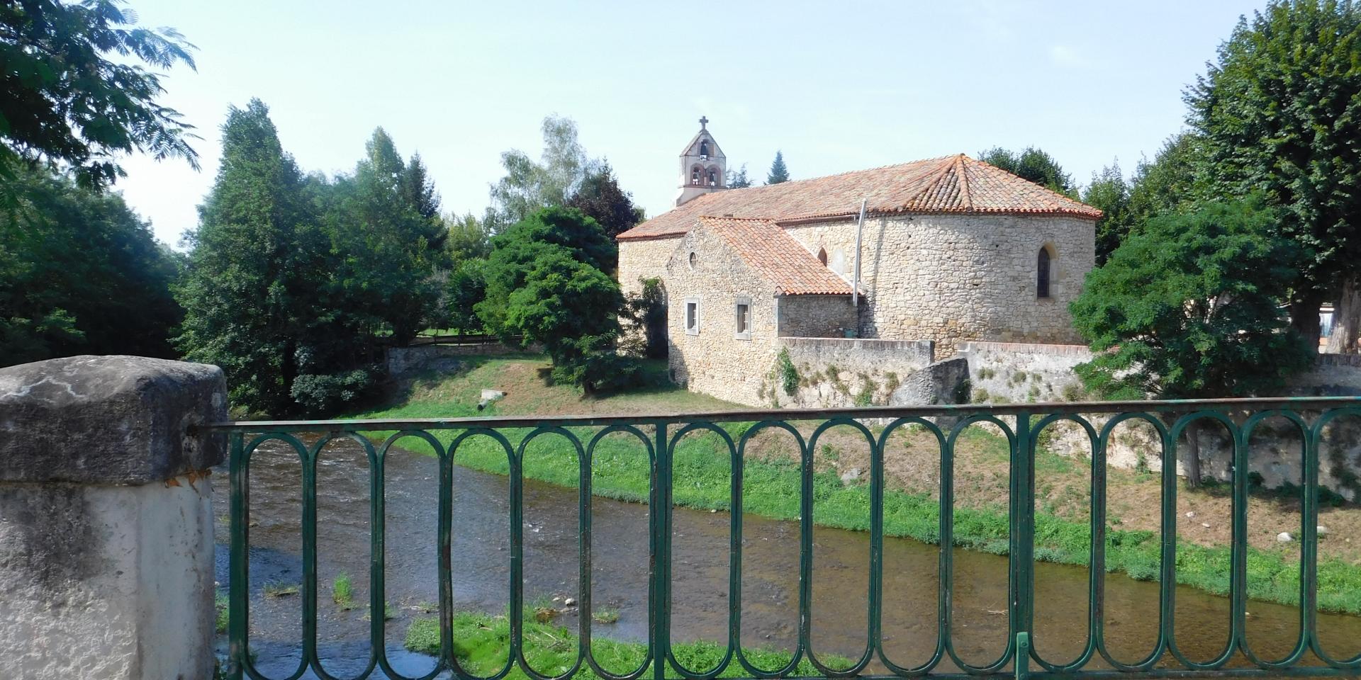 The atypical narrow streets of Bordes s/ Arize | Arize and Lèze valleys ...