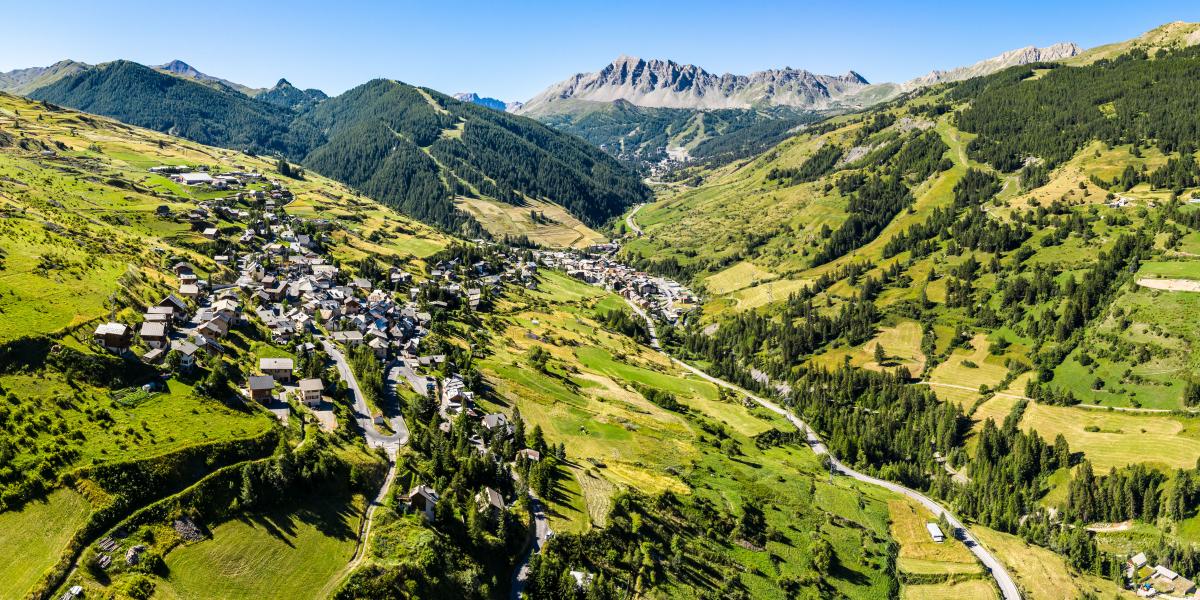 Vars and its Villages | Vars: Hautes-Alpes ski resort
