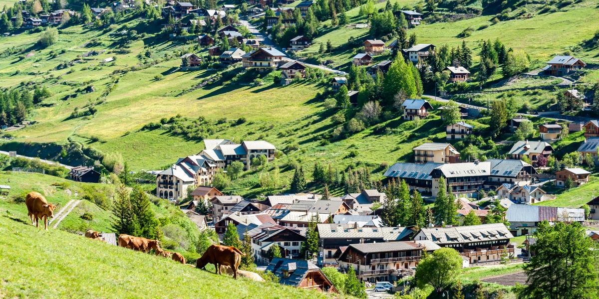 Vars and its Villages | Vars: Hautes-Alpes ski resort