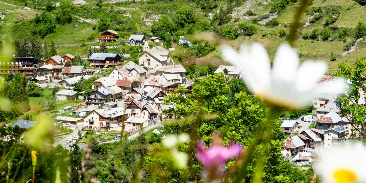 Vars and its Villages | Vars: Hautes-Alpes ski resort