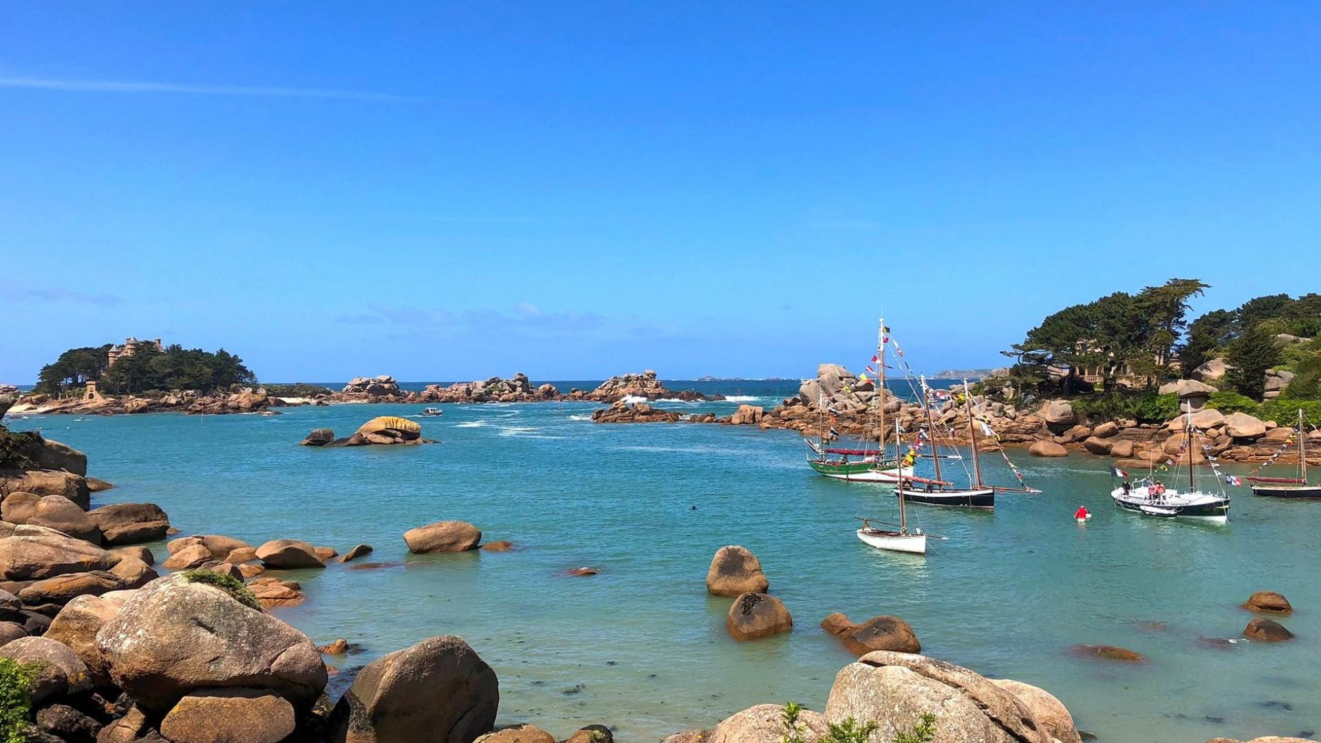 Locations de gîtes en France avec piscine, activités et services